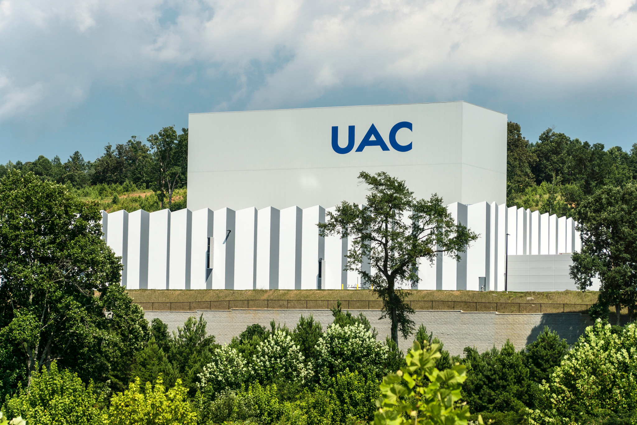 UAC production building - querkraft